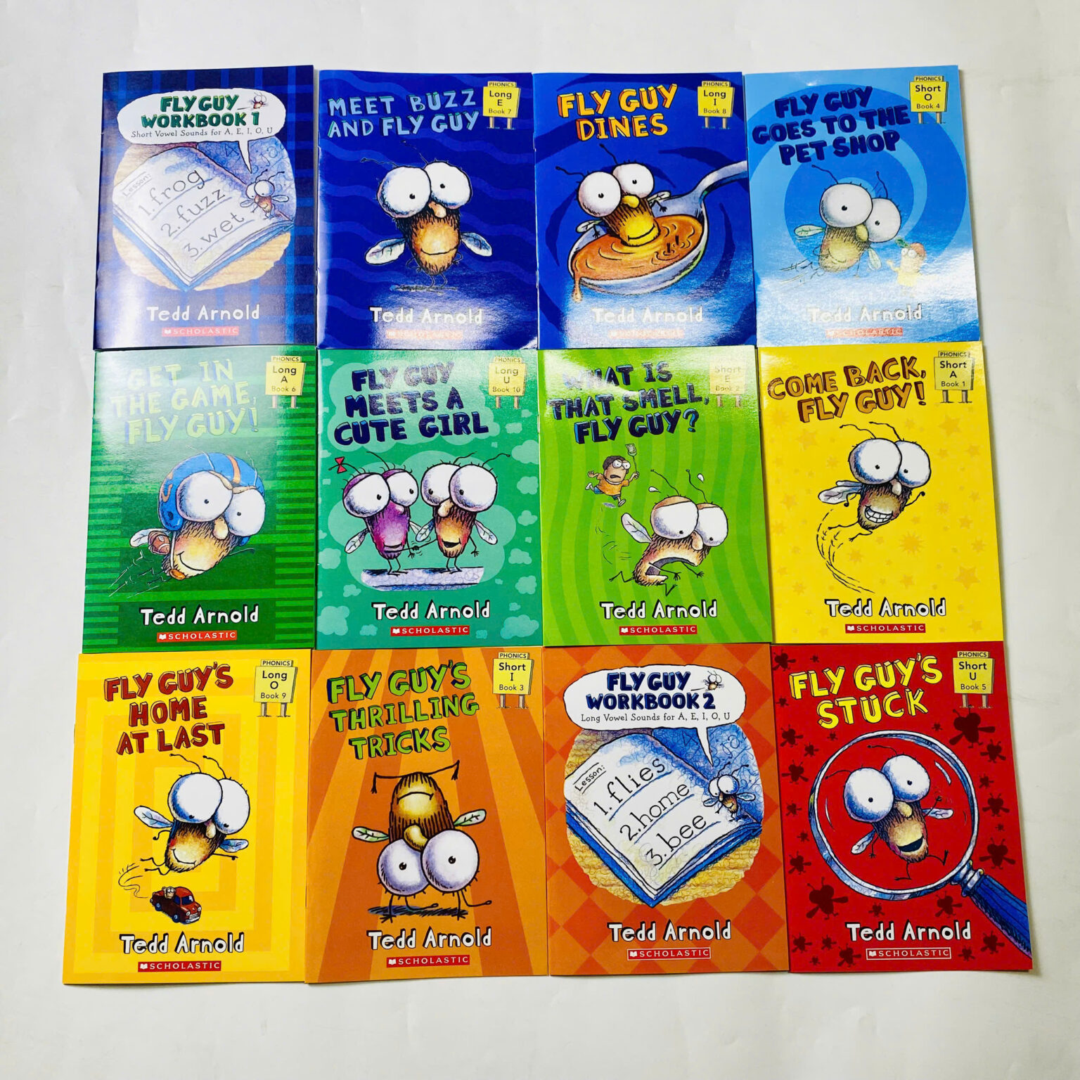 [SÁCH NHẬP KHẨU] Fly Guy Phonics boxset trọn bộ 12 cuốn – nền tảng phonics vững chắc - LalaBookShop